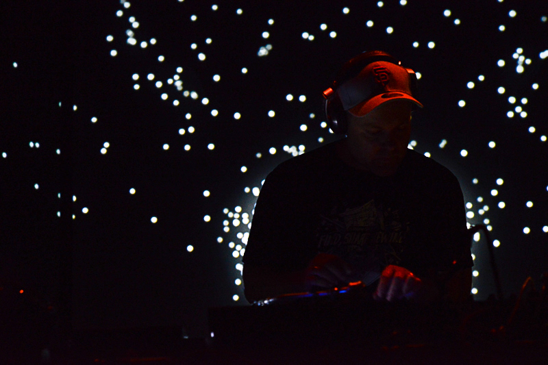 Dicke Beats und flinke Finger // DJ SHADOW live - The Message Magazine